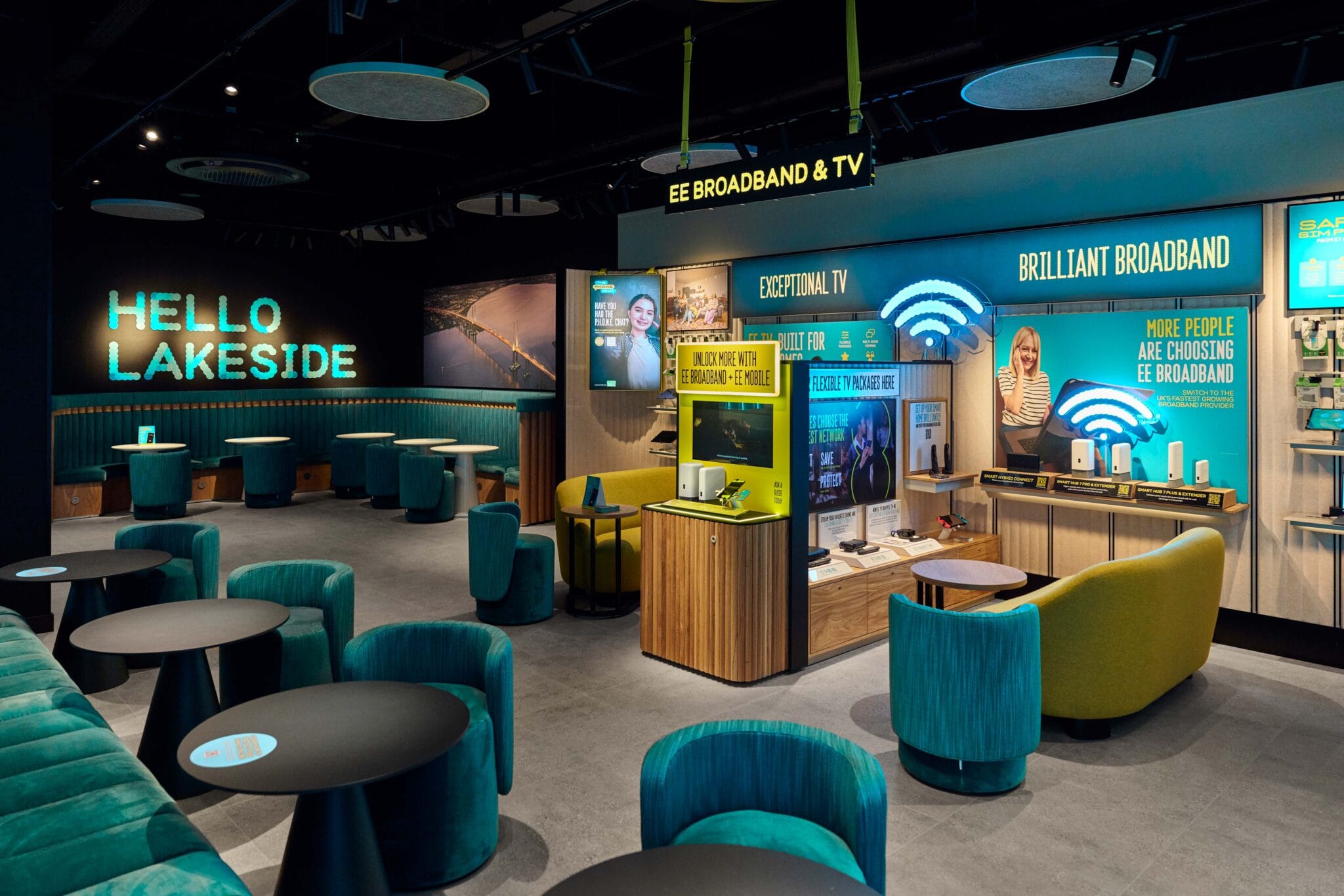 EE launches Experience store in Lakeside Shopping Centre and invites ...